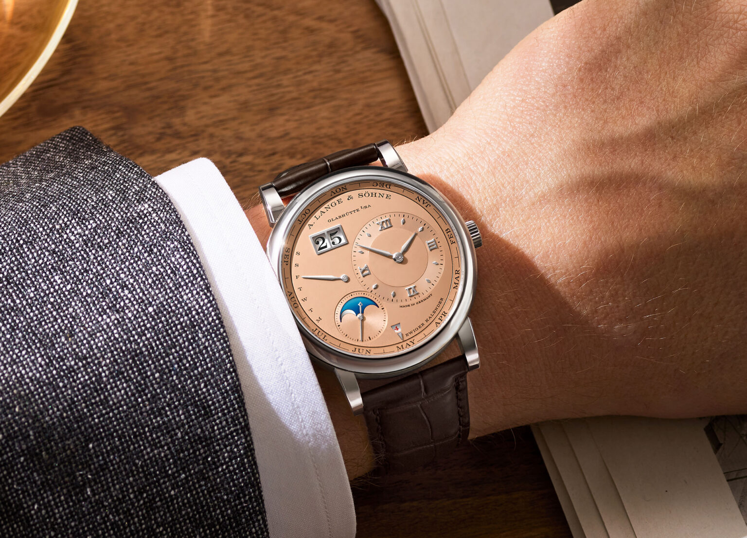 Complex, mechanical watches for Women